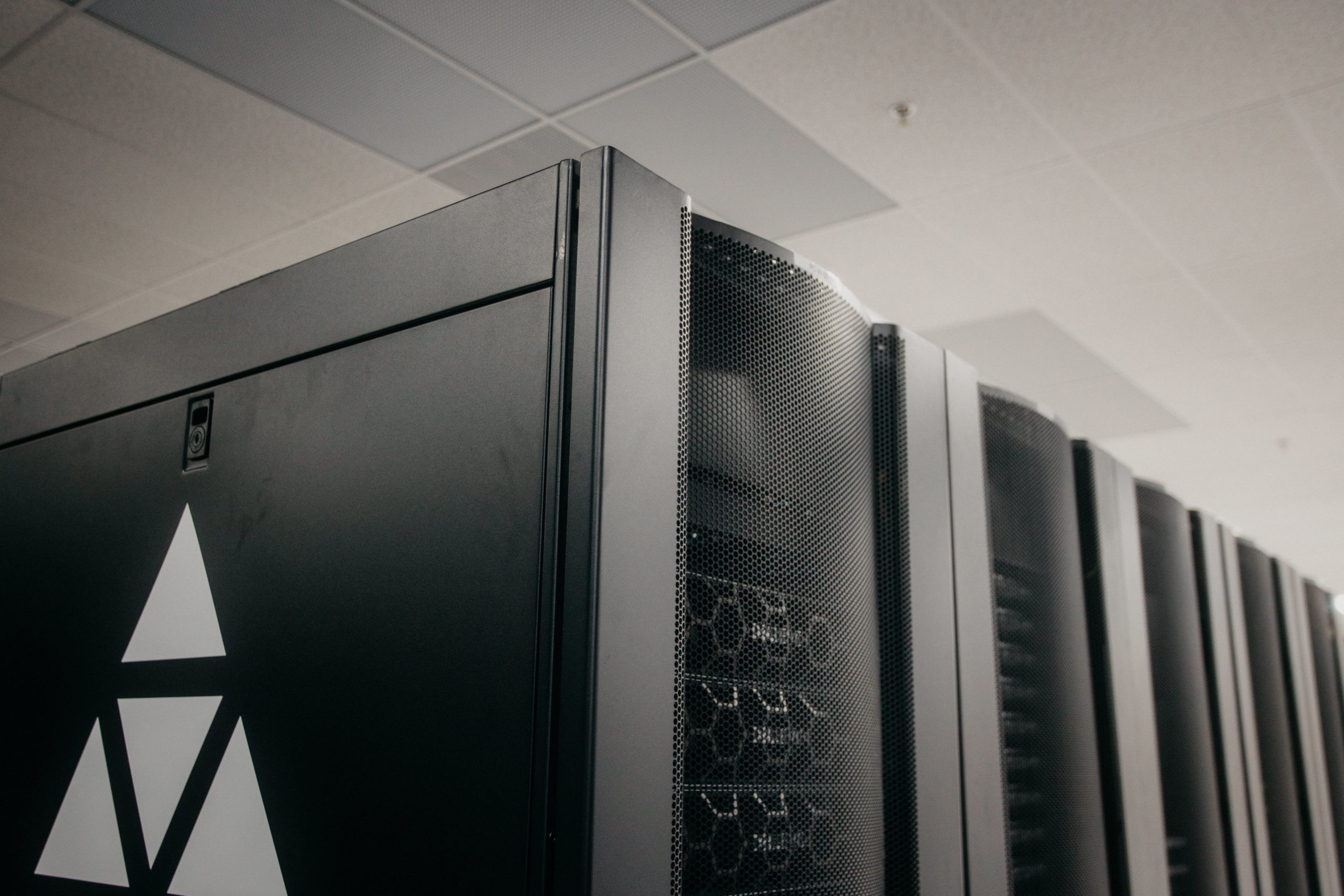 VPLS vs MPLS: What’s the Difference? - TRG Datacenters